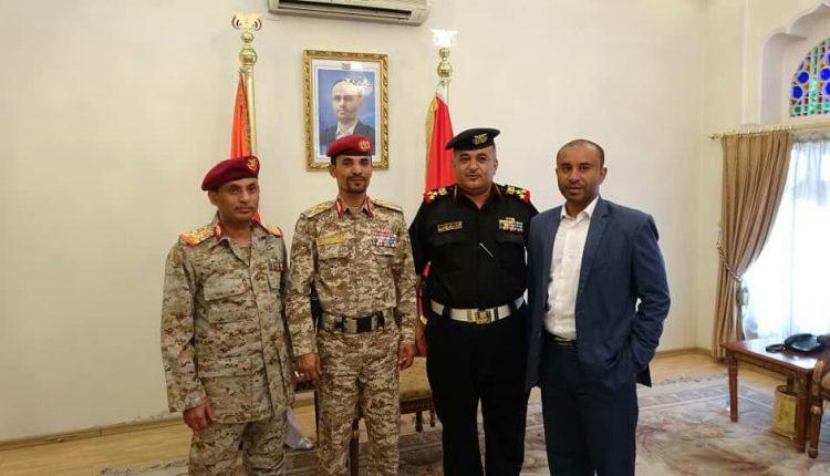 Chief of Military Intelligence discusses with military commanders ...